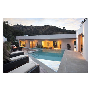 Modern Sherman Oaks Backyard - Minimalistisch - Pools - Los Angeles ...