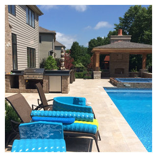 Naperville Pool, Outdoor Kitchen and Pavillion - Traditional - Pool ...