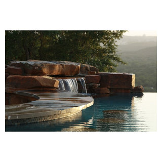 Natural Infinity Pool - Traditional - Swimming Pool & Hot Tub - Austin ...