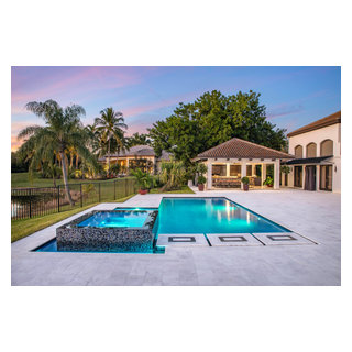 New Pool & Spa with Custom Stepping Stones in Weston - Moderne ...