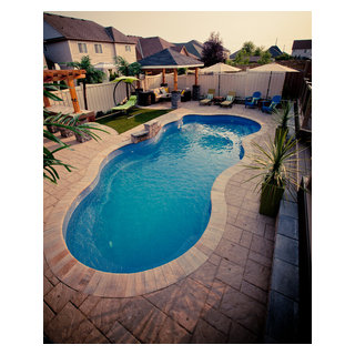 North Whitby Retreat - Beach Style - Pool - Toronto - by Paradisaic ...