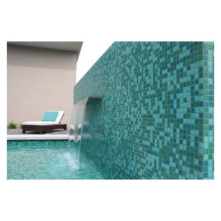 Pappas - Contemporary - Pool - Dallas - by Bonick Landscaping | Houzz