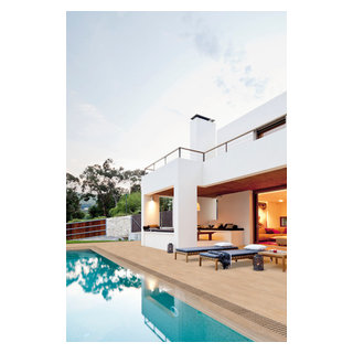 Piscina de madera cerámica Rosa Gres, color Dolce de Lovely - Modern - Swimming Pool & Hot Tub ...