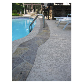 Pool Deck: Sundek Classic Texture with Stamped Overlay Border - Modern ...