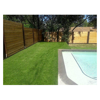 Pool Side Turf - Pool - Austin - by Smarturf | Houzz