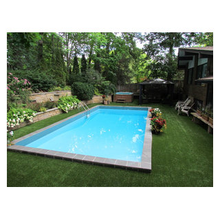 Poolside Softscape - Modern - Pool - Toronto - by Design Turf Inc. | Houzz