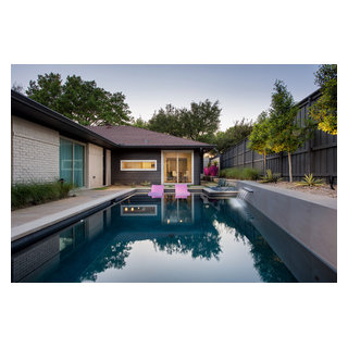 Prestonwood Modern Angular Pool + Cabana - Midcentury - Pool - Dallas ...
