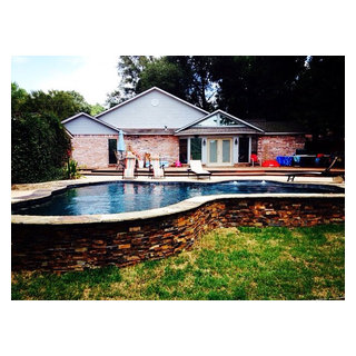 Raised Beam Wall Pools - Traditional - Pool - Houston - by Stonewall ...