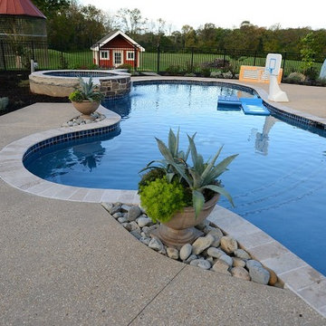Pool With Sundeck Spa - Photos & Ideas | Houzz