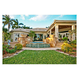 Roman/Geometric Pool with Infinity Edge, Fountain Bowls + LED Lights in ...