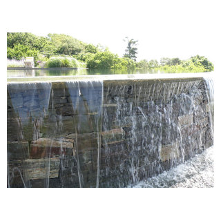 Round Infinity Edge Pool - Modern - Swimming Pool & Hot Tub ...