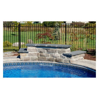 Sheer Descent Water Feature - Moderne - Piscine - Toronto - par Picture ...