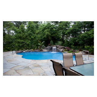 Small lagoon pool - Tropical - Pool - Newark - by Jardin Passion ...