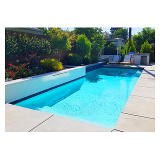 Small Yard Luxury - Modern - Pool - Sacramento - by Geremia Pools | Houzz