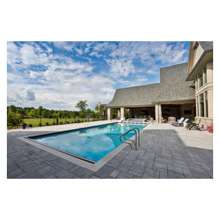 St. Charles Swimming Pool and Hot Tub with Floating Steps - Classico ...