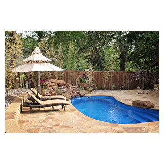 Stone Pro Pool - Klassisch - Pools - Dallas - von Caprock Hardscape ...