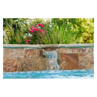 Stone scuppers - Rustic - Pool - Dallas - by Selah Pools & Spas | Houzz