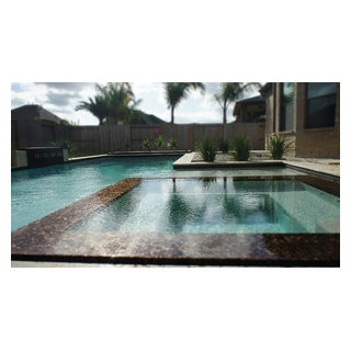 Swimming Pool - Contemporary - Pool - Houston - by Innova Pools | Houzz