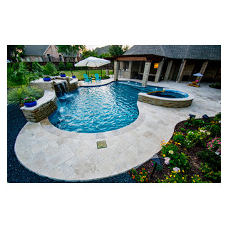 Transitional Curved Cool Pool with Amazing Water Features ...