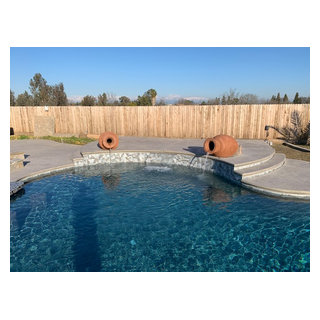 Tulare pool with Pcc2000-prism matrix interior and swim up bar ...