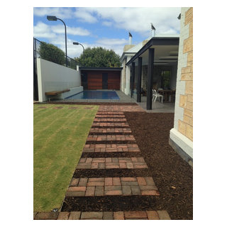 Unley Park - Traditional - Pool - Adelaide - by Distinctive Gardens | Houzz