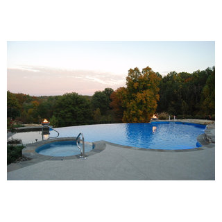 Vinyl Liner Vanishing Edge - Traditional - Pool - Louisville - by ...