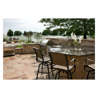 Wadsworth, IL Swimming Pool and Hot Tub - Traditional - Pool - Chicago ...