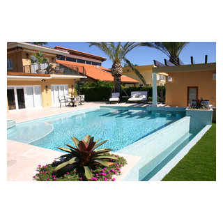Wet bar pool - Tropical - Pool - Miami - by Foreverpools | Houzz