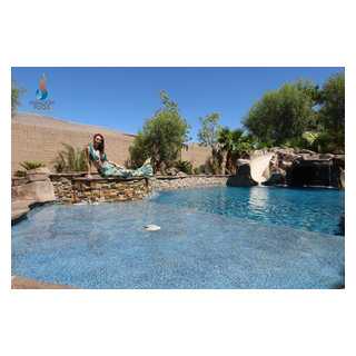 Wet Decks, Baja Shelf, Tanning Ledge, Shamu Shelf - Pool - Las Vegas ...