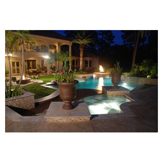 Woodlands Reverse Negative Edge Pool - Contemporary - Pool - Houston ...