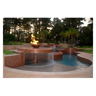 Woodlands Reverse Negative Edge Pool - Contemporary - Pool - Houston ...