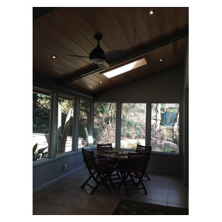 custom build screen porch with solid maple ceiling - Современный ...
