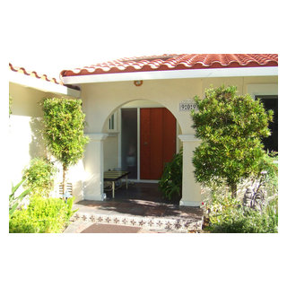 Front entry via arched porch - Craftsman - Porch - San Francisco - by ...