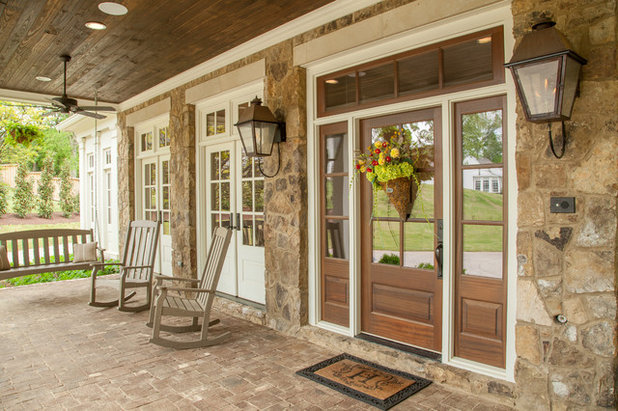 10 Front Porches That Welcome Fall Weather
