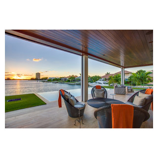 Modern Beach Bungalow - Tropical - Porch - Tampa - by BW Saba | Houzz
