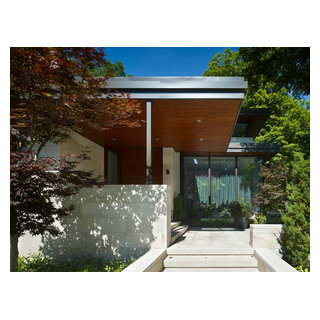 Modern Sidesplit House - Modern - Porch - Toronto - by Jillian Aimis ...