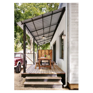 Perfect Wall House - Farmhouse - Porch - Austin - by Rauser Design | Houzz