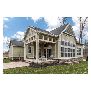 Simplified Living Custom Home in Powell, Ohio - Classique - Porche ...