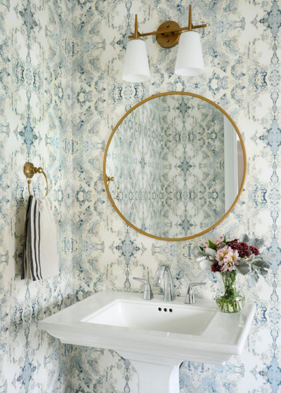 8 Beautiful Blue Powder Rooms From Spring 2020’s Top Photos