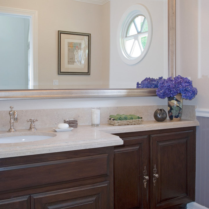 75 Traditional Powder Room Ideas You'll Love - October, 2025 | Houzz