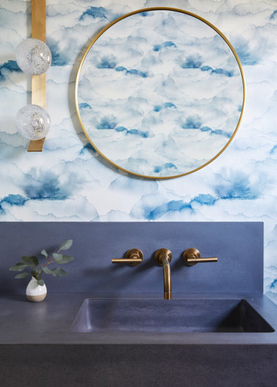 8 Beautiful Blue Powder Rooms From Spring 2020’s Top Photos
