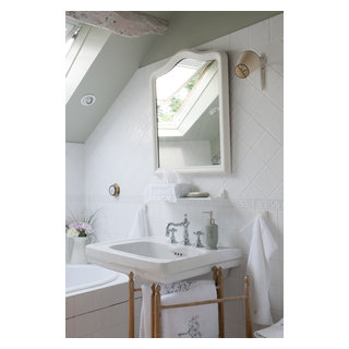 French country home - Farmhouse - Bathroom - Paris - by Catherine ...
