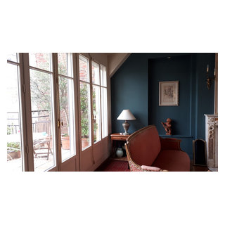 Inchira blue pour le mur de la cheminée avec vue sur terrasse ...