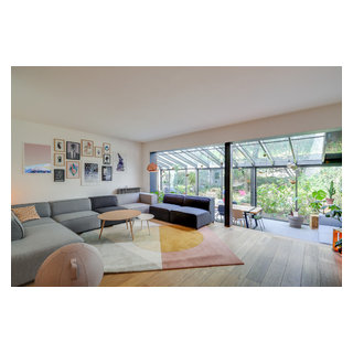 WOOM : Un co-living dans le 10eme - Modern - Living Room - Paris - by ...
