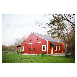 Red Barn - Farmhouse - Shed - St Louis - by JT Build | Houzz
