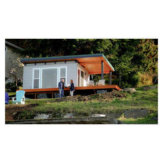 Waterfront Beach House - Modern - Shed - Seattle - by Modern-Shed | Houzz