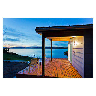 Waterfront Beach House - Modern - Shed - Seattle - by Modern-Shed | Houzz