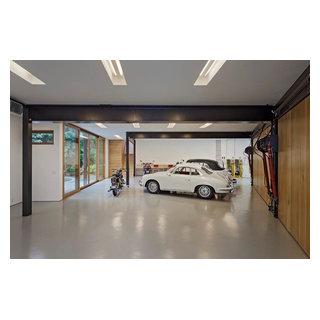 Wilton Contemporary - Contemporary - Garage - New York - by Prutting ...