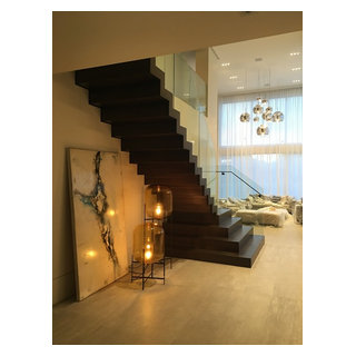 Frame-less Glass Railings with Stainless Steel Flat-bar Handrail ...