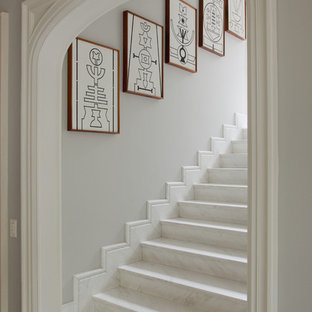 Foto e Idee per Scale - scale con alzata in marmo - Luglio 2021 | Houzz IT